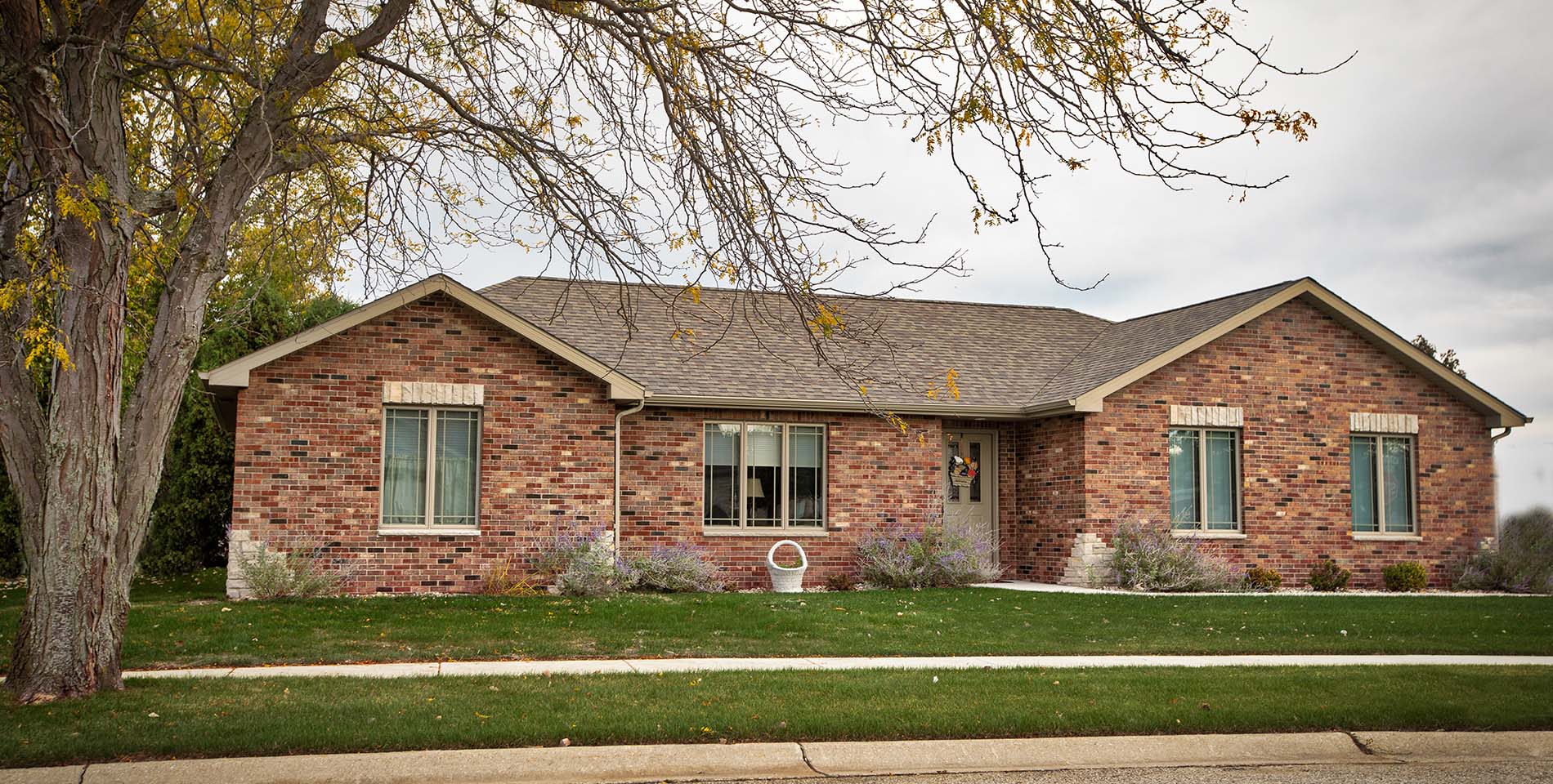 HOME - CUSTOM HOMES